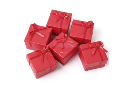Cina Contenitori di regalo del cartone con il nastro di seta in vendita