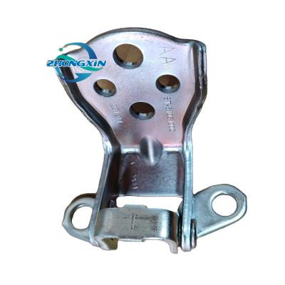 Cina Assemblaggio della cerniera superiore della porta anteriore sinistra per BYD Dolpjin YUAN SONG Auto Parts ST-6106100C in vendita