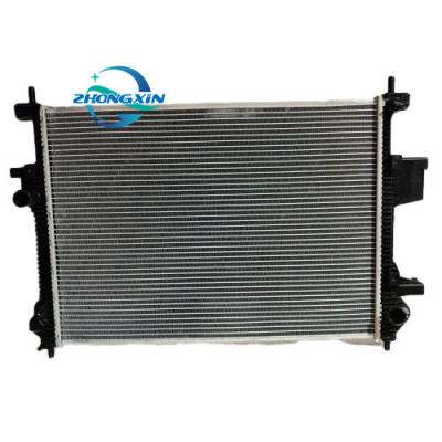 Cina OE NO. 302000021AA Sistema di raffreddamento del serbatoio dell'acqua Radiatore per auto per Chery Tiggo 8 in vendita