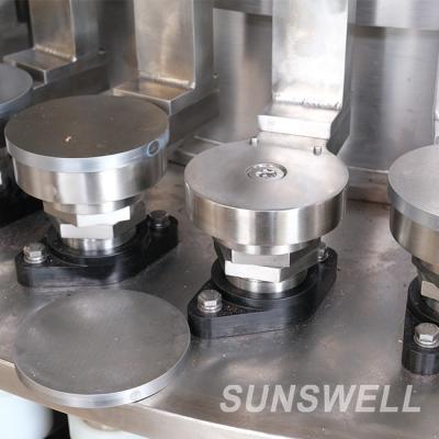 China 4 In 1 Plastic And Glass Bottle Rinsing Filling Machine Screw And ROPP Sealing for sale