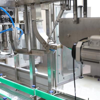 Cina Macchine di riempimento automatiche di bottiglie d'acqua da 5L 10L impianto minerario 400BPH 500BPH in vendita