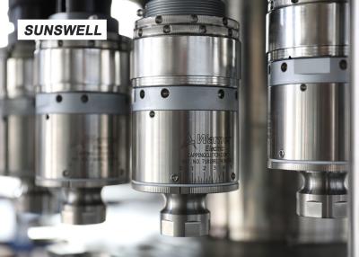 China Máquina de rellenar líquida profesional de relleno de Combiblock que capsula automáticamente que sopla en venta