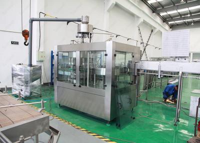 Chine Accomplissez la machine de remplissage de l'eau de bouteille d'animal familier/ligne/équipement 2 ans de garantie à vendre