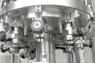 Cina Portata in peso sigillata Juice Beer Can Filling Machine della struttura della finestra in vendita
