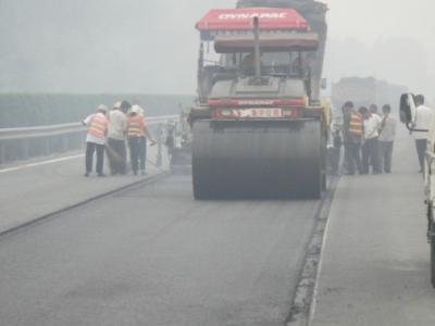 China Chemical Asphalt Modifiers In Asphalt For Road Rutting Resistance At Crossroad for sale