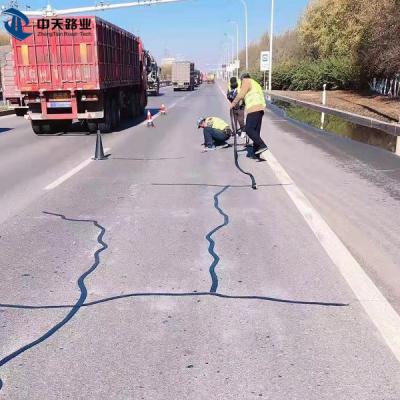 China Blacktop Crack 40mm Bituminous Tape Quick Joint Asphalt For Crack Fill for sale