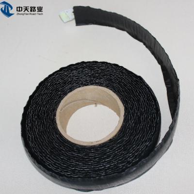 Cina Il giunto Overbanding del catrame di Asphalt Joint Black Bituminous Tape fende la strada di sigillatura For4 in vendita