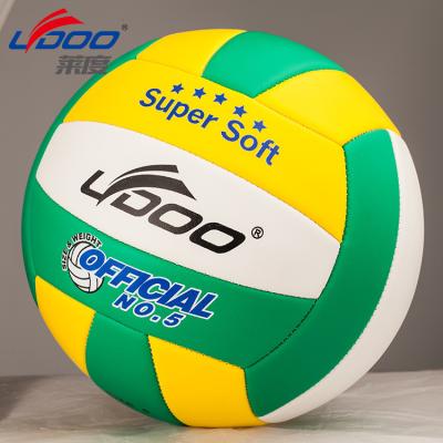 China microfiber composite PU volleyball, 5#, butyl bladder, 18pcs leather section, machine sewing for sale