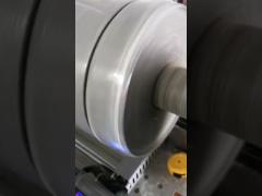 Een rechtlijnig voorwerp gemaakt van kleine rollen van 50 mm