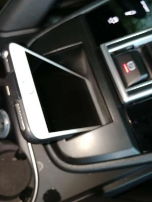 Cina Dimensione senza fili 5V/9V 215*170*103 del caricatore di Porsche Cayenne Automotice in vendita
