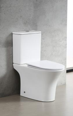 Cina Chaozhou Popular Ceramic Two PIece Toilets Rimless Flushing White Color WC in vendita