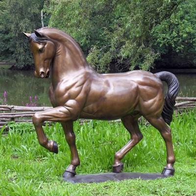 China Metal Craft Sculpture Bronze Casting Life Size Strong Horse Garden Statue for sale