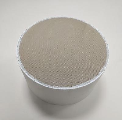 China Catalizador do motor diesel da oxidação da combustão de 600 Cpsi DOC Diesel Oxidation Catalyst no caminhão à venda