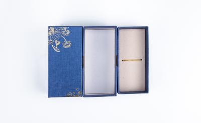 China Custom Packaging Gift Design Cardboard Gift Box Custom Logo Printing Gift Packaging Box for sale