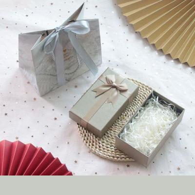 China Verpackender Kasten-kleine Reihen-Lippenstift-Parfüm-Lippengroßhandelsgeschenkbox zu verkaufen