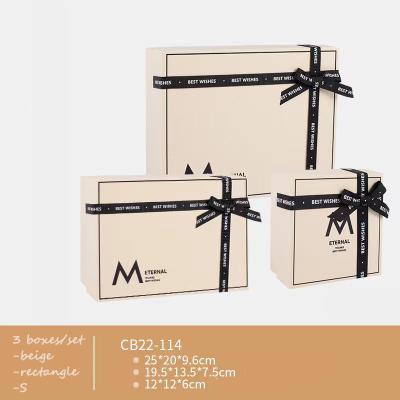 China Simple Empty Corrugated Cardboard Gift Packaging Box With Ribbon for sale