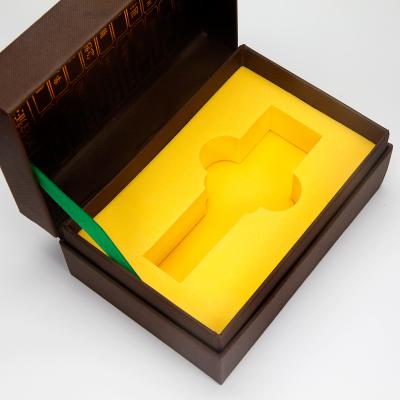 Китай Роскошные индивидуальные винные бутылки Подарочные коробки Упаковка EVA поднос Картонные подарки продается