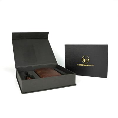 Китай Специальное логотип горячее штампование Картонные магнитные коробки для подарков Упаковка с вставкой EVA продается