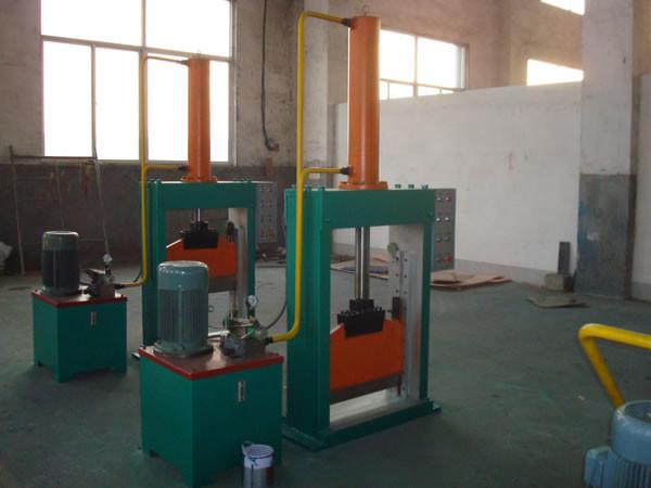 Quality Plastic Rubber Bale Cutting Machine 5.5KW Horizontal Hydraulic Guillotine Cutter for sale