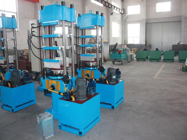 Quality Column Type Hydraulic Plate Rubber Vulcanizing Press Automatic 2.2KW for sale