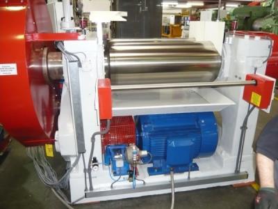 China Compact Rubber Mixing Mill Machine 45KW Roll Speed Ratio 01:01.3 for sale