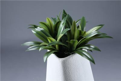 Cina Grandi vasi verdi della piantatrice della pianta solida della vetroresina per la decorazione 3pcs/Set 49*45*90cm dell'hotel in vendita