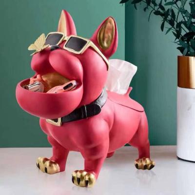 Cina La decorazione domestica su misura scolpisce/i mestieri di verniciatura della statua bulldog della resina con la scatola del tessuto in vendita