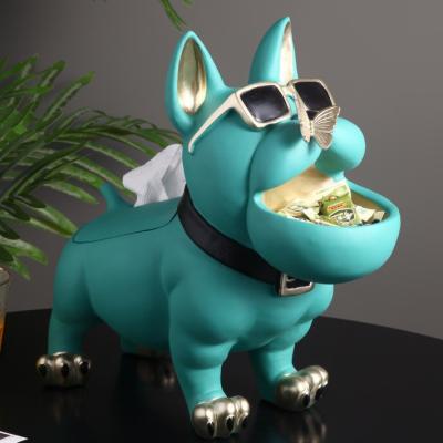 Cina La decorazione domestica su misura scolpisce/i mestieri di verniciatura della statua bulldog della resina con la scatola del tessuto in vendita