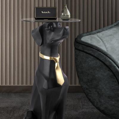 Cina La decorazione domestica nordica di lusso scolpisce l'OEM a grandezza naturale del tavolino da salotto delle statue del cane della resina con il vassoio in vendita