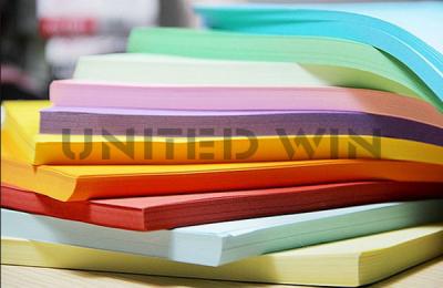 China Matéria prima não tecida impermeável de pano do polipropileno da tela 100% PP Rolls de Spunbond à venda