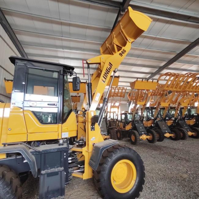 Yellow Portable Compact Loader with Euro 5 Engine for Accurate Material Loader