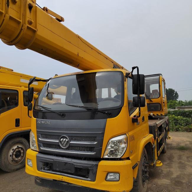 High-Quality Customizable 18t Hydraulic Boom Truck Crane for Construction Machinery