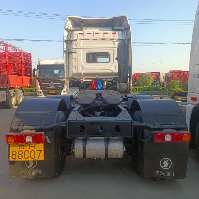 Shacman X3000 Heavy Duty Tractor Trailer for Towing