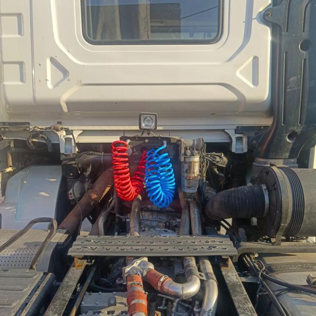 Shacman X3000 Heavy Duty Tractor Trailer for Towing