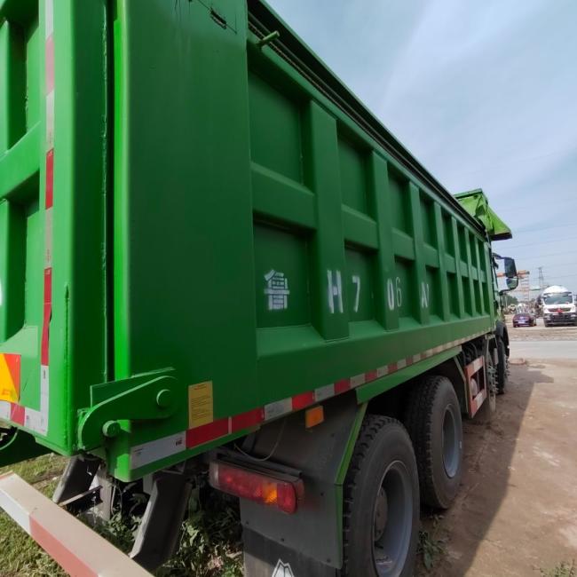 Customized Hydraulic Steering Shacman Dump Truck with New Tyres