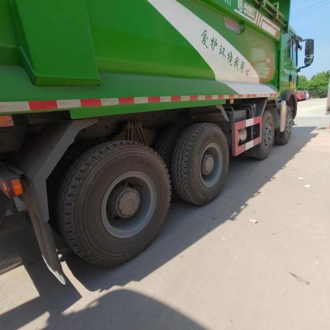 Rhd HOWO 8X4 6X4 371HP Dump Truck Tipper Truck Loading