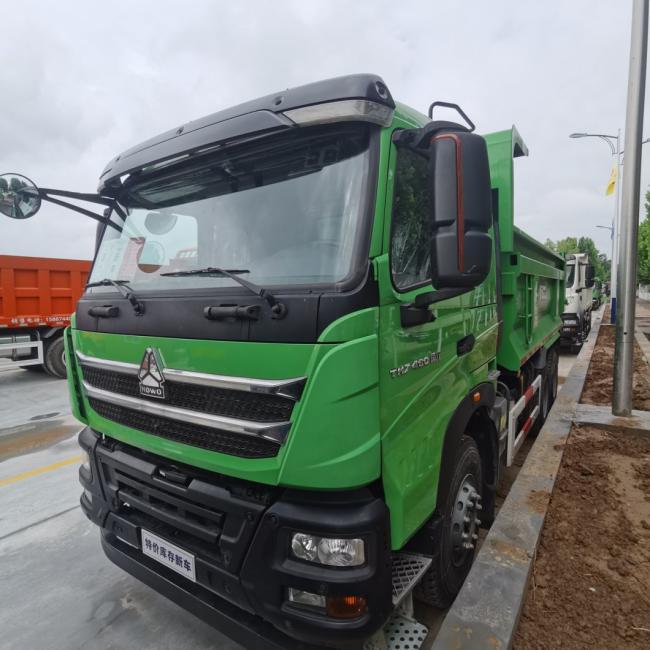Power-Assisted Shacman 6X4 Garbage Truck on Sinotruk Chassis