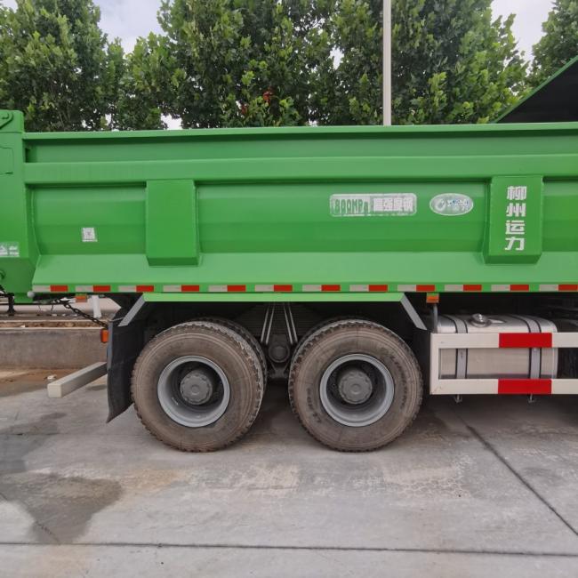 Power-Assisted Shacman 6X4 Garbage Truck on Sinotruk Chassis