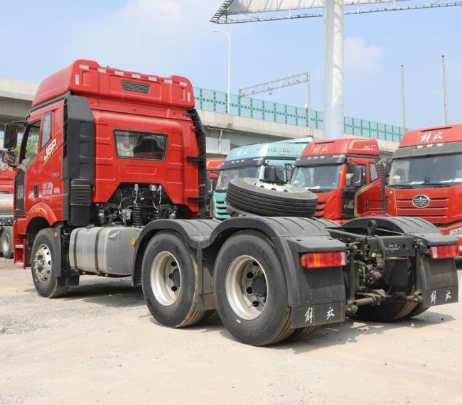 Heavy Duty Tractor Towing Truck 6X4