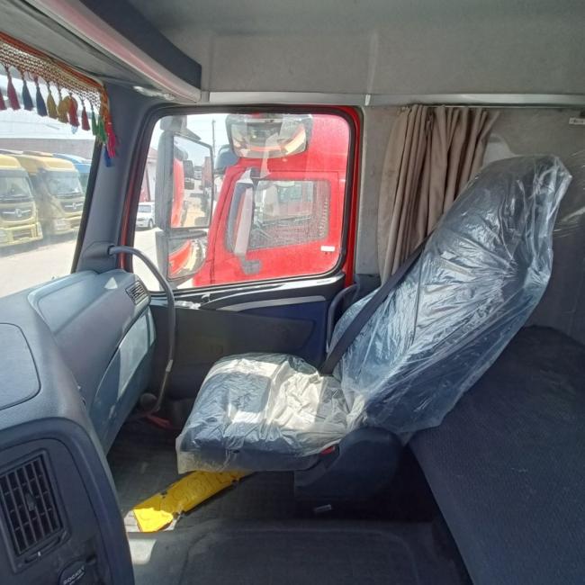 Red HOWO T7h 440 Truck Model for Heavy Duty Transportation