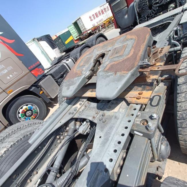 Red HOWO T7h 440 Truck Model for Heavy Duty Transportation
