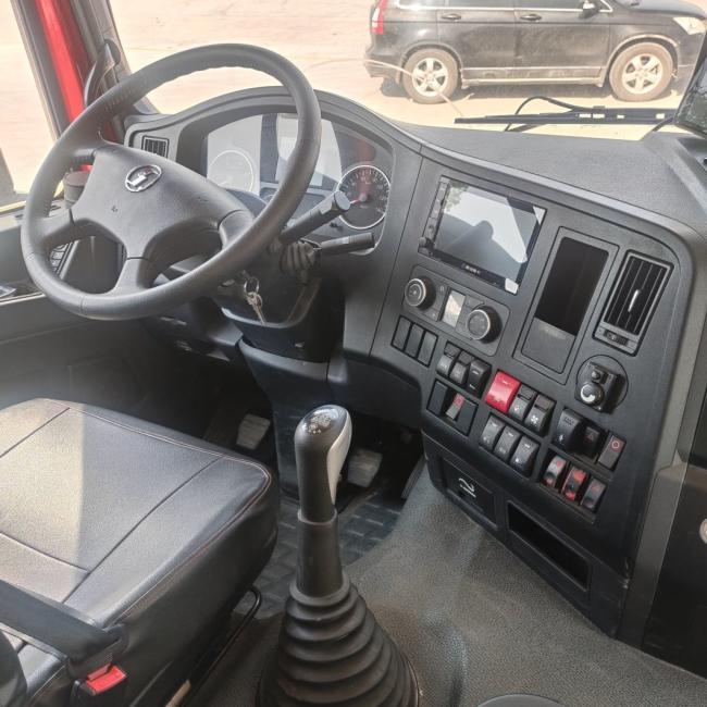 Delong X3000 Powerful Semi-Trailer Tractor Truck for Heavy-Duty Hauling