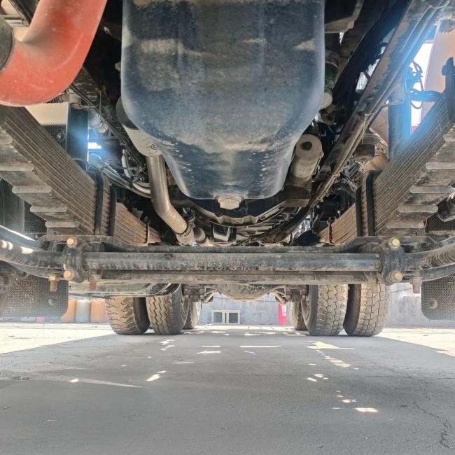 Delong X3000 Powerful Semi-Trailer Tractor Truck for Heavy-Duty Hauling