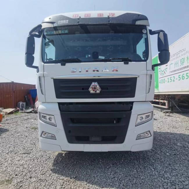 Heavy Duty CNG Tractor Truck with Air Suspension Seat for Cargo Transport