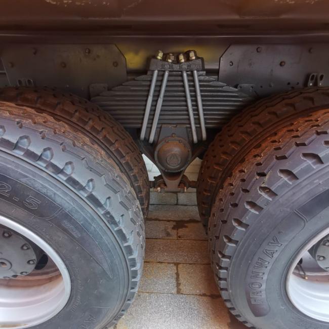 Heavy Duty Tractor Dump Truck for Towing Semi Trailer Vehicle