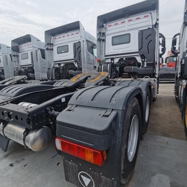 Heavy Duty Dump Trailer with 400HP Towing Capacity and Air Suspension