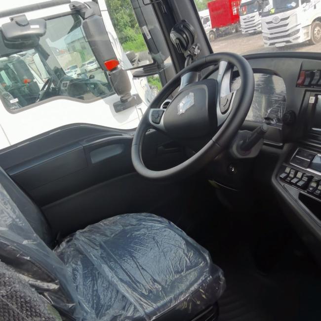 Sitrak 4X2 480 HP Towing Semi Trailer with Air Suspension Driver Seat