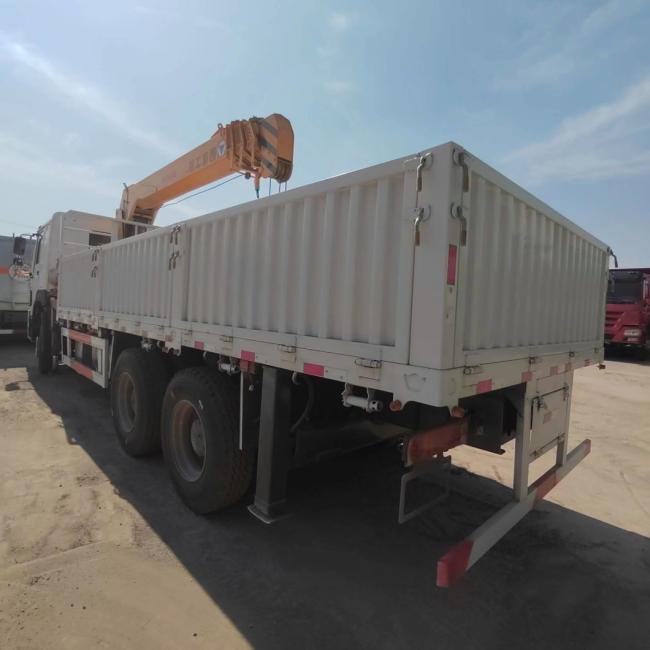 Customizable 12t Hydraulic Boom Truck Crane High-Quality Mobile Construction Machinery