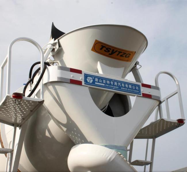 Heavy Sinotruk Duty Used Truck HOWO 380 HP 8&times; 4 Concrete Mixer