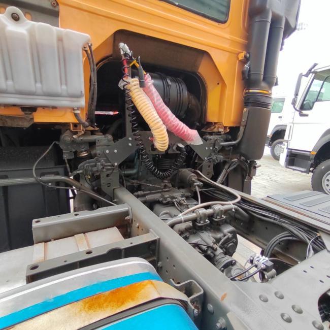 Hydraulic Dump Truck with Sinotruk Chassis and 371HP Power